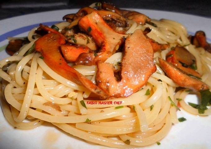 Ricetta Spaghetti con Funghi Gallinacci sfumati al Cognac di Fabio Del ...