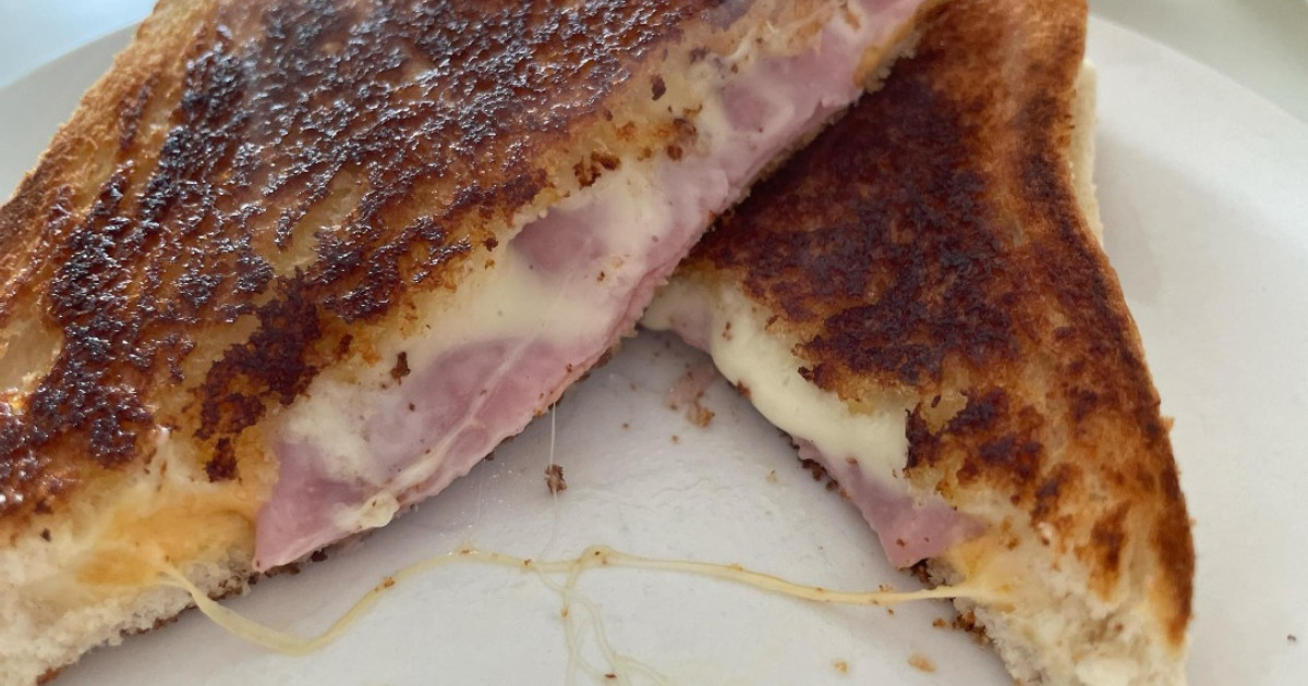 Tosta Mista 2 Queijos Receita por Laura Aragão - Cookpad