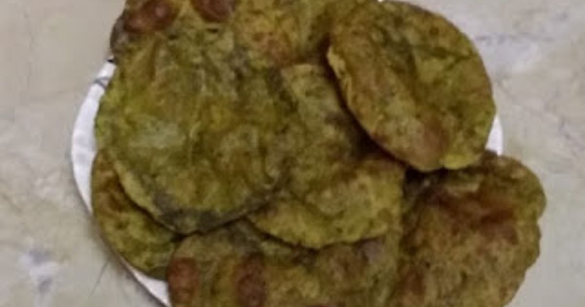 Palak Puri | Spinach Poori Recipe by mejwanirecipes - Cookpad