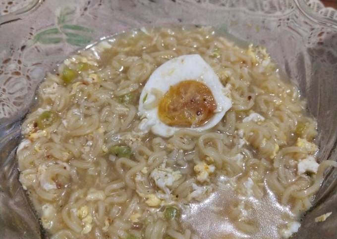 Resep Mie rebus special pakai telor asin 😁 oleh Revi Sandra - Cookpad