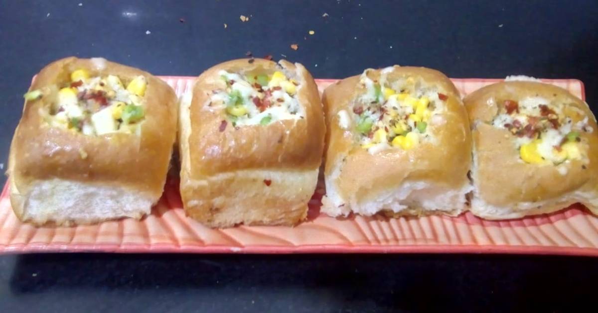 Cheese stuff pav Recipe by Nivedita Sehgal - Cookpad