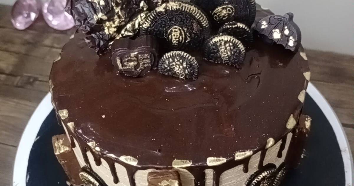 Chocolate loaded cake🍫🎂🍰 Recipe by Saima Shahzad - Cookpad