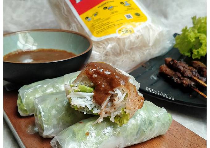 Resep Rice Paper Chicken Satay Roll oleh Rachma Esty Utami - Cookpad