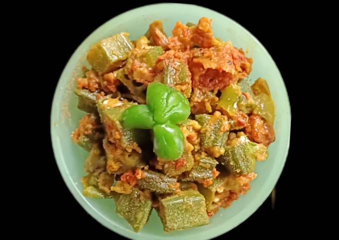 Bhendi Capsicum Subji Recipe by Nutan Shah - Cookpad