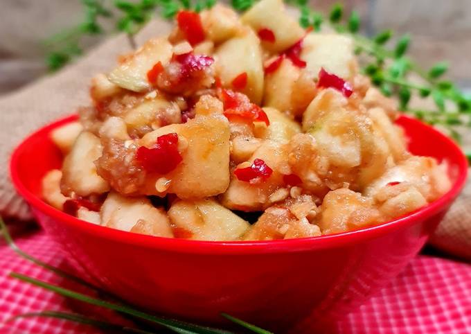 Resep Rujak Tumbuk Jambu Kristal oleh Windu Restina - Cookpad
