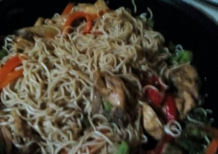 El Chao mein más fácil de la historia Receta de Angelica Lazo - Cookpad