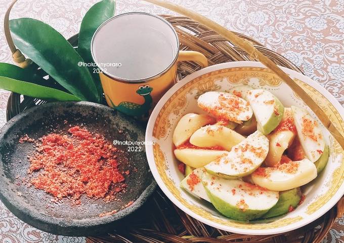 Resep Rujak Jambu & Salak Cabe Garam oleh Oktaviani (Bund@ Keyl@) - Cookpad
