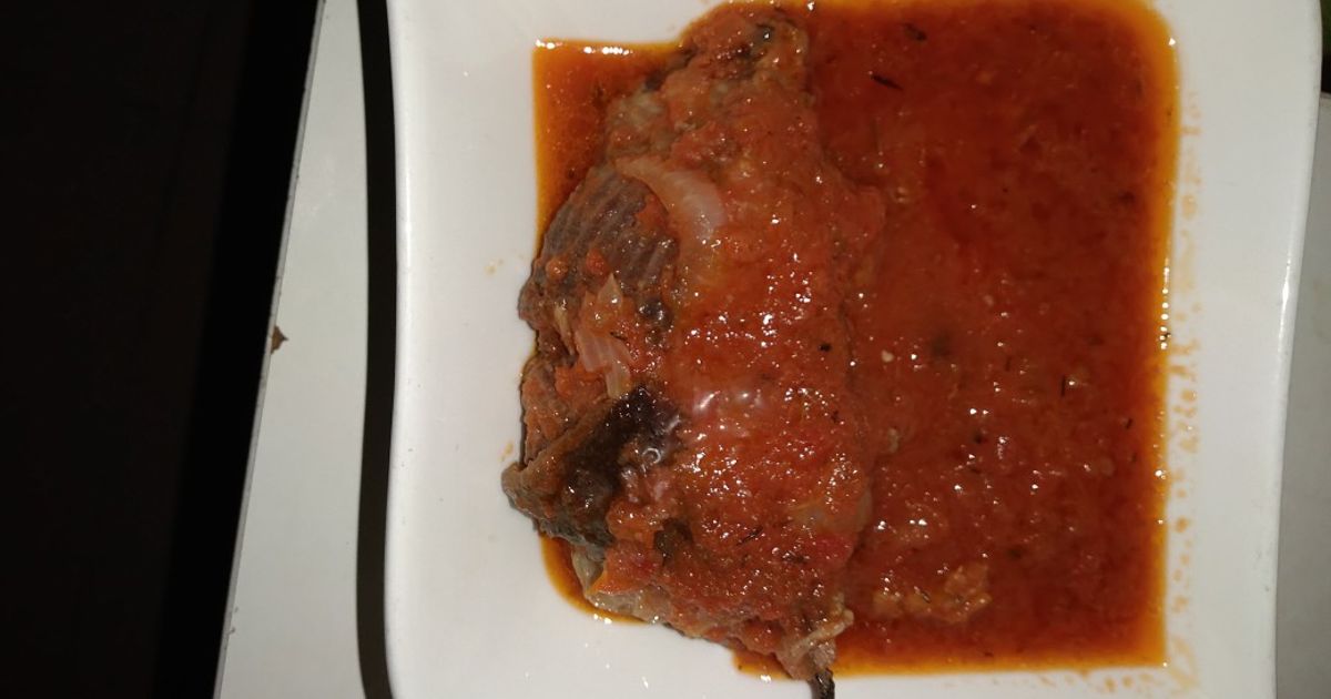 Cat Fish In Sauce Recipe by Dorcas Recipes - Cookpad