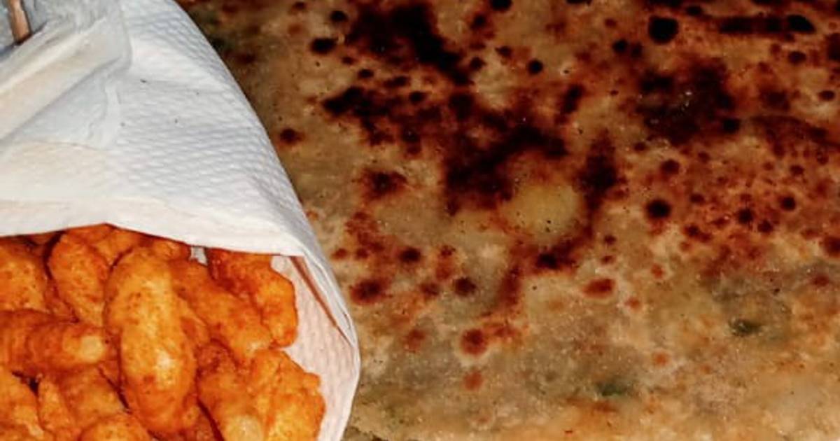 Aloo bathua paratha Recipe by advika kanchal - Cookpad