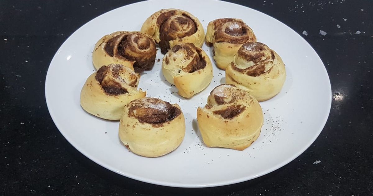 Chocolate Spiral Buns Recipe by Humaira Saleem - Cookpad