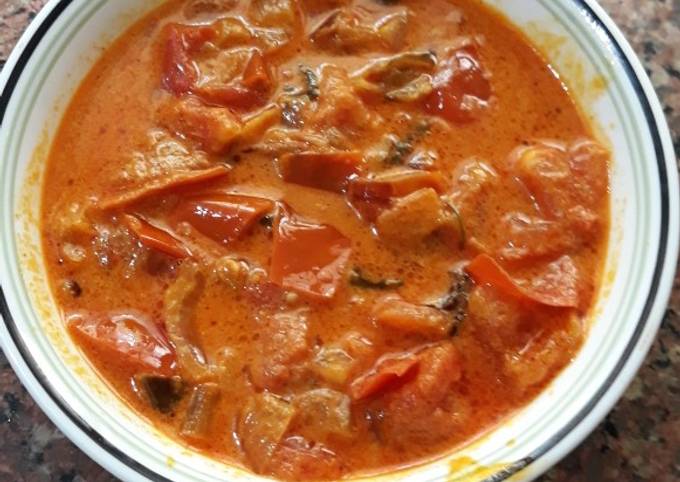 An easy tomato curry Recipe by Girija Devi - Cookpad