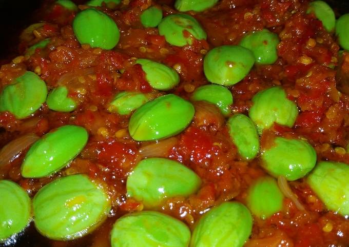 Resep Sambal Goreng Petai oleh Lizna Ananda - Cookpad