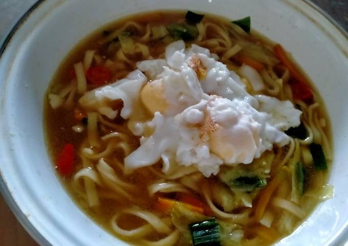 Resep Mie Kuah Telur Bulat oleh Anink - Cookpad