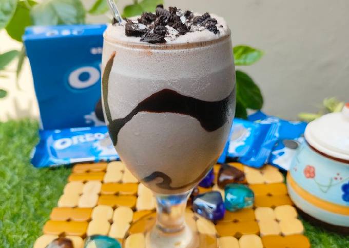 Oreo Shake 🧋 Recipe by Umme Ahmad - Cookpad