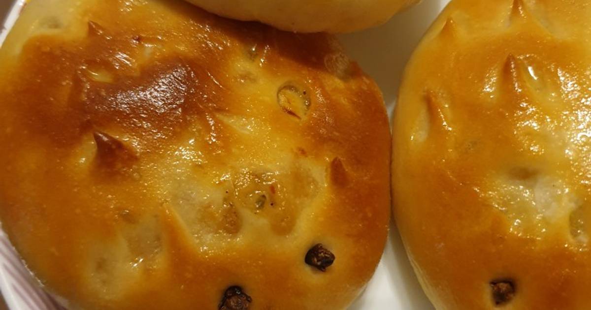 Stuffed Hedgehog Buns Recipe by Aiman Ishtiaque - Cookpad