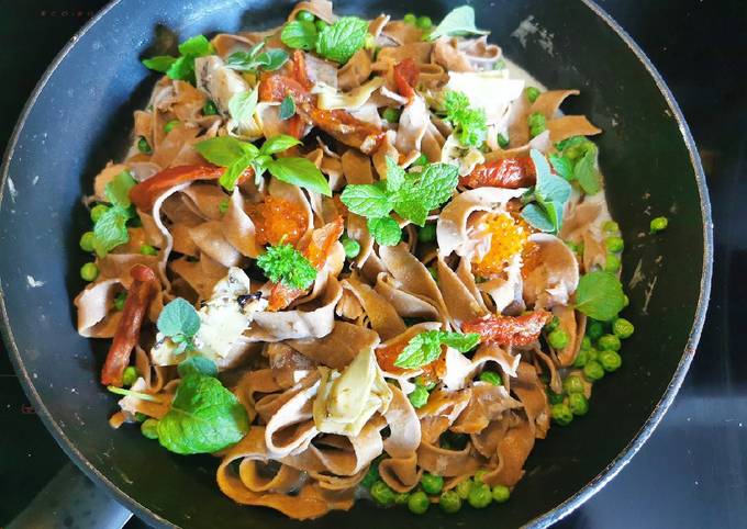 Tk tönköly metélt, füstölt lazaccal, articsókával, borsóval | Ifj ...