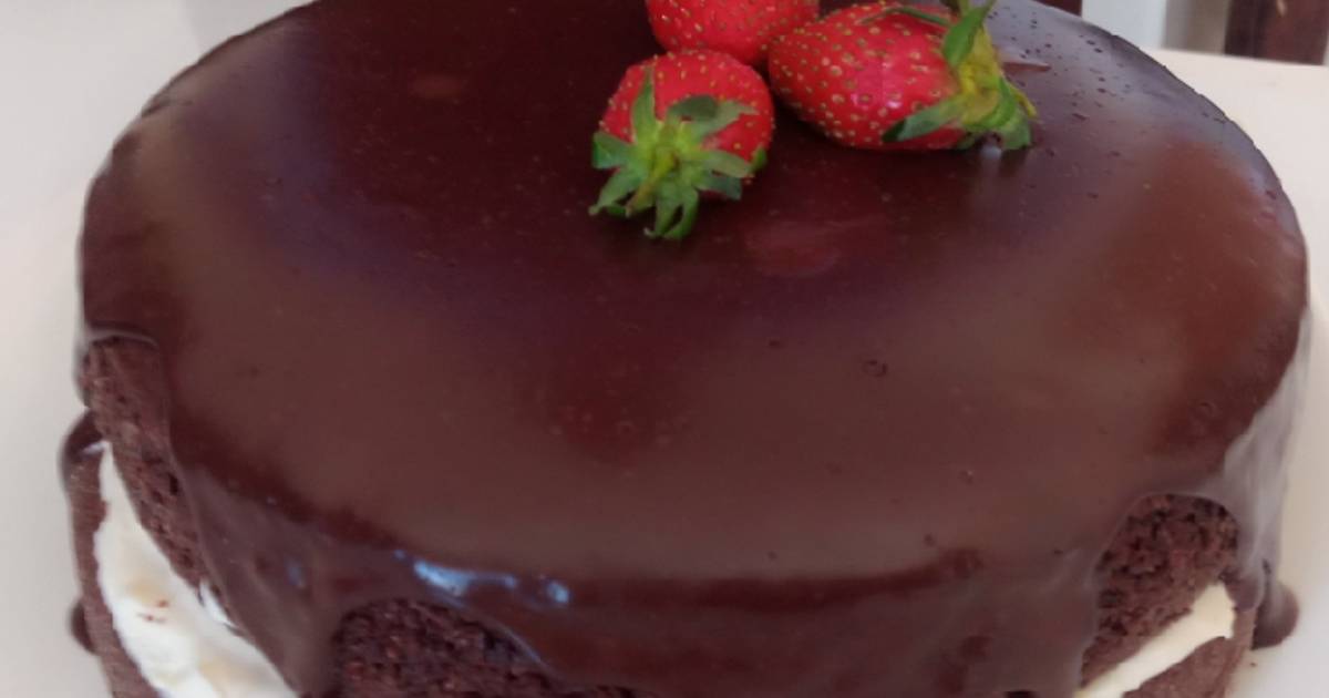 Semi-naked chocolate gateau cake Recipe by Yirel Zawadi Okongo - Cookpad