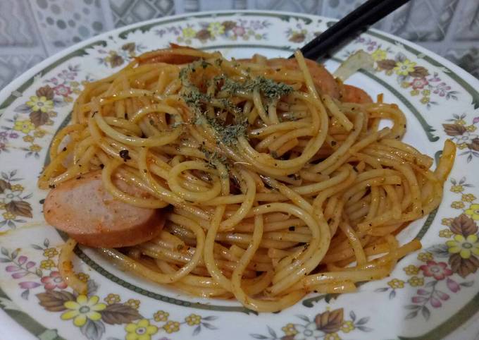 Resep Spaghetti goreng sosis oleh Devi Mariana - Cookpad
