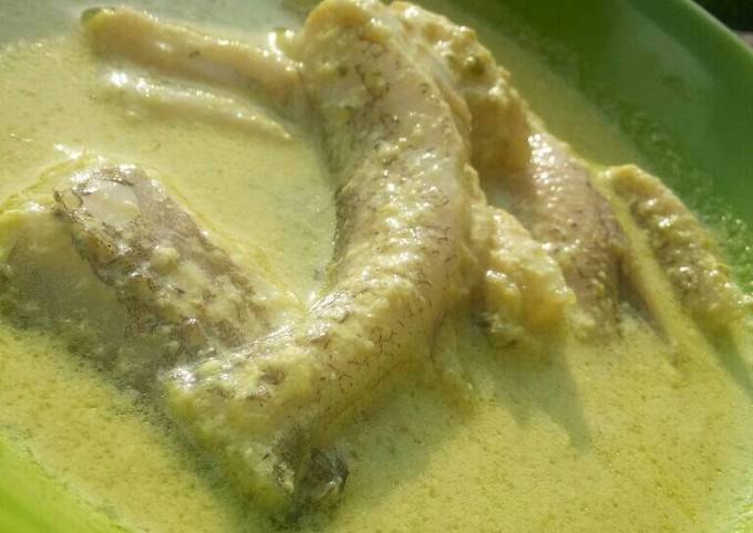 Resep Ikan lomek gulai hijau (cabe rawit) oleh asni erfalizar - Cookpad