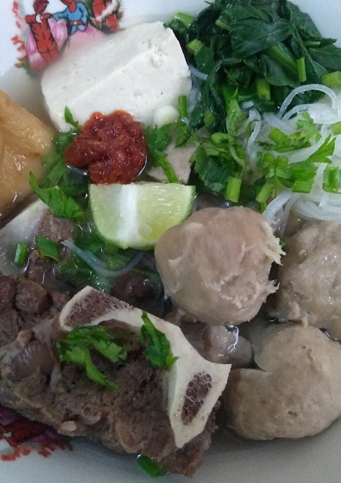 Resep 113. Bakso Komplit Solo Ala Anak Kos oleh Shofiyyah Soleh - Cookpad