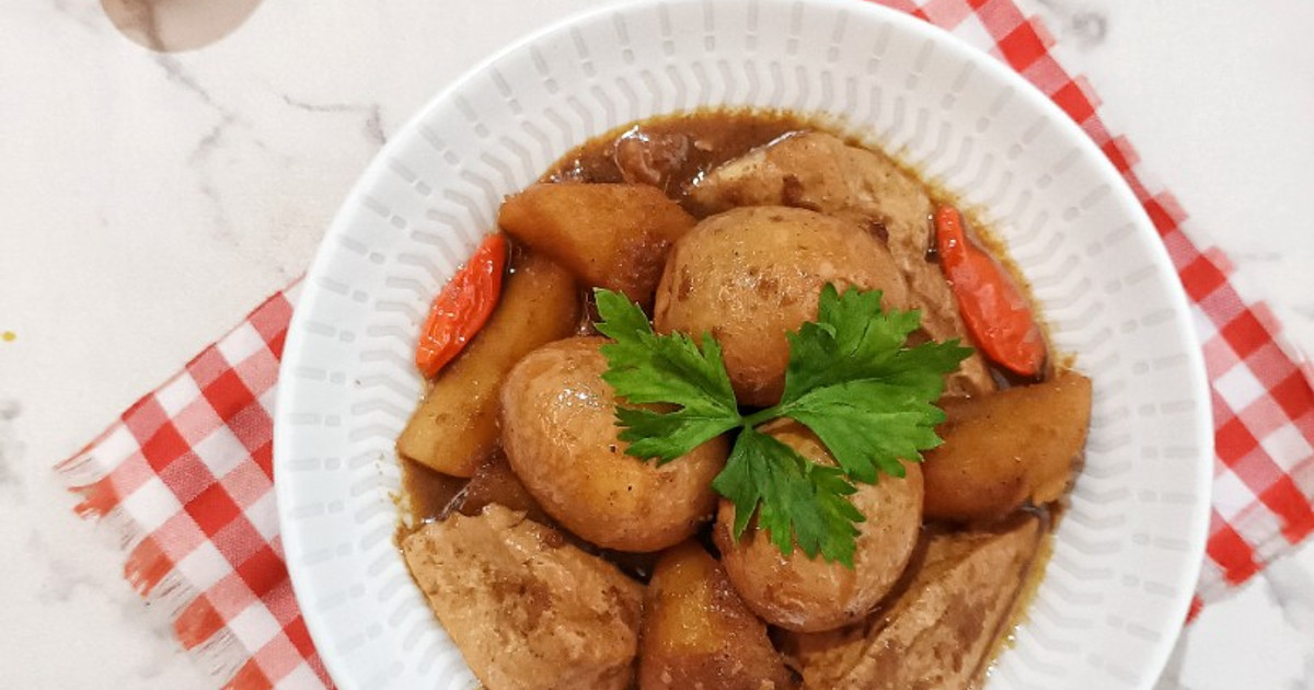 Resep 575. Semur Telur Kentang Tahu oleh Re Milik - Cookpad