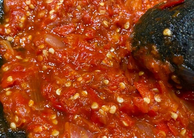 Resep Sambal Lado Tomat khas Padang oleh Thya Sechan - Cookpad
