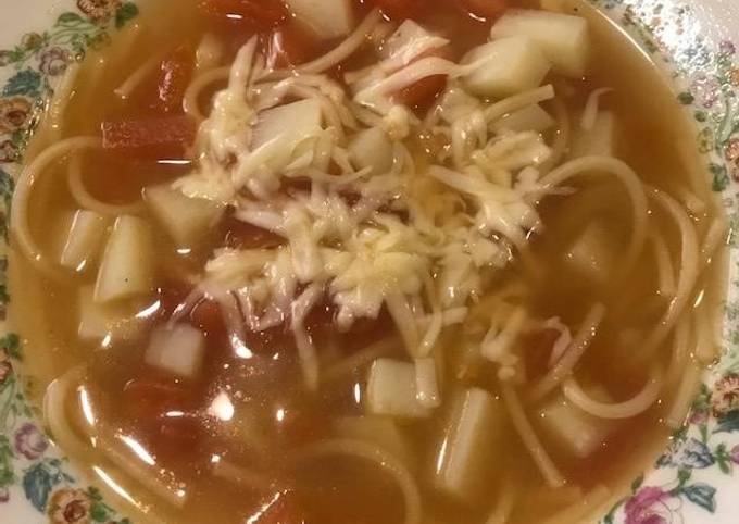 SOPA DE PASTA CON PAPAS 🥔 Receta de Mercedes Cossío- Cookpad