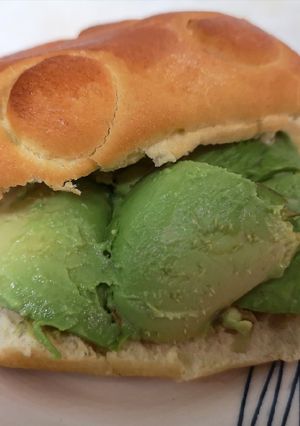 Pan Con Palta Sencillo Y Delicioso Receta de Romy Repetto- Cookpad