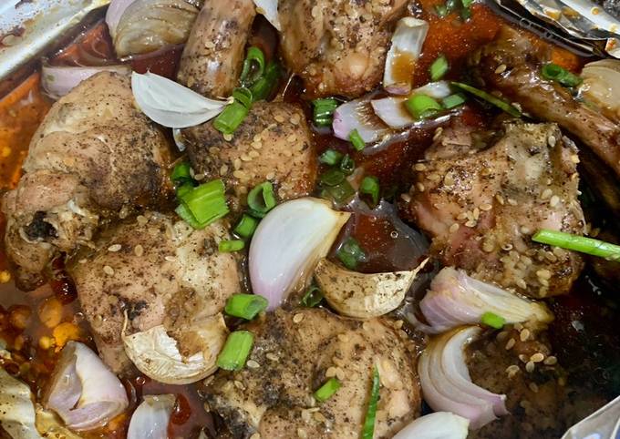 Foil packed chicken in Soya sauce Recipe by Sarosh Zeeshan - Cookpad