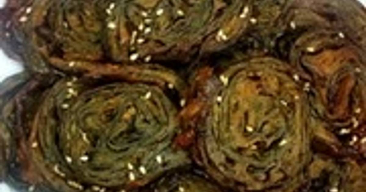 Alu Vadi/ Patra Recipe Recipe by Nandinee Parag Jambhulkar - Cookpad