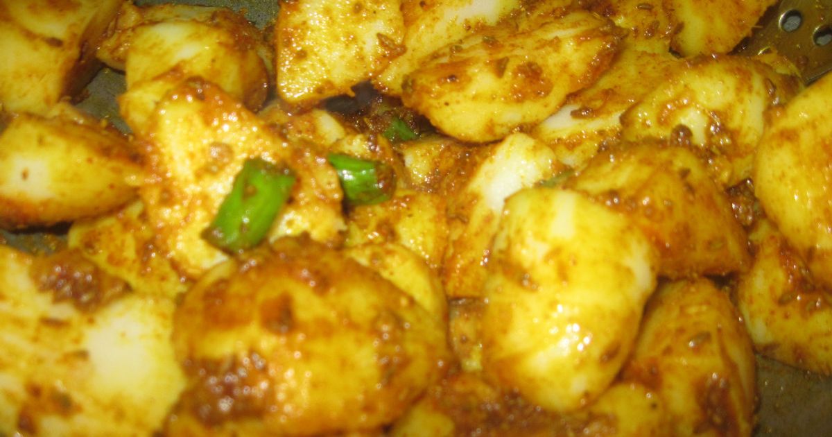 सूखे आलू (Sookhe Aloo Recipe In Hindi) रेसिपी बनाने की विधि in Hindi by ...