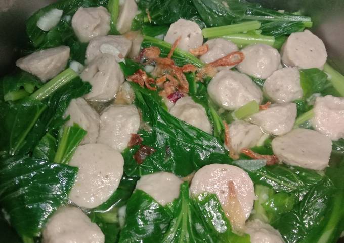Resep Sayur Bening Sawi Ijo Bakso oleh Nisa Halimah - Cookpad