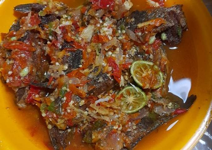 Resep Pecak Ikan Mas Betawi simple oleh Dapurnya Dinda - Cookpad