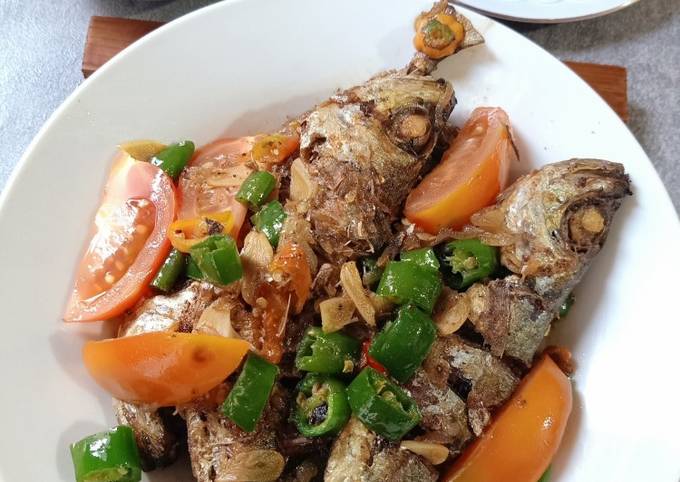 Resep #73 Ikan Kembung Cabe Ijo oleh 🍳Evi Roed - Cookpad