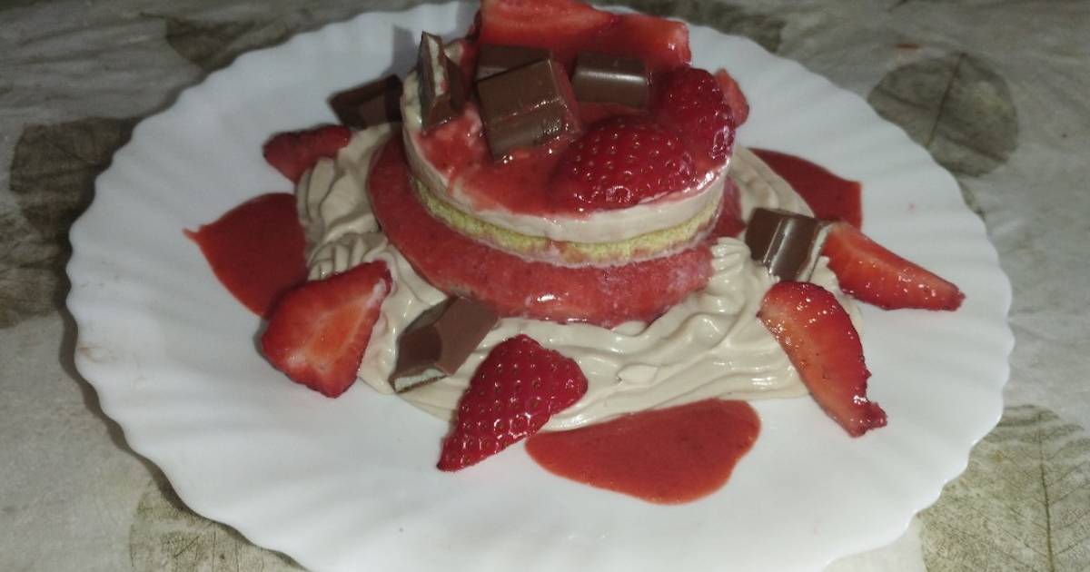 Ma recette de charlotte élégante c'est une charlotte aux fraises ...