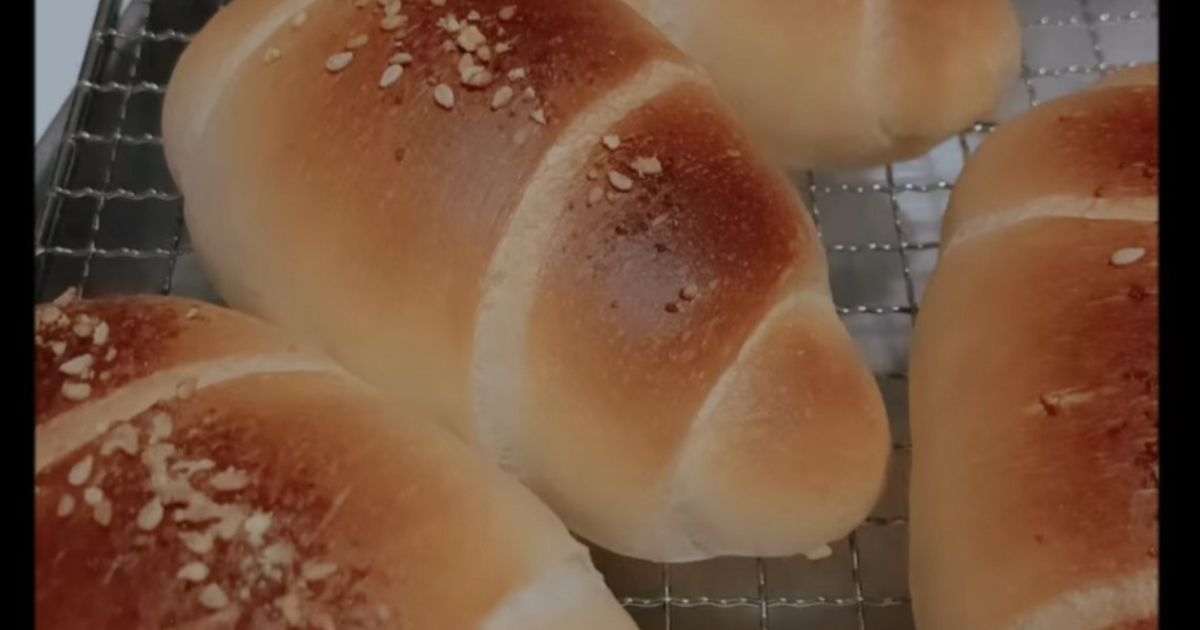 Resep salt bread viral chewy & crunchy untuk dinikmati