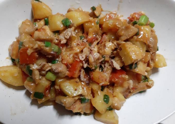 Resep Ayam tumis kentang simple oleh Alkausar Pratama - Cookpad