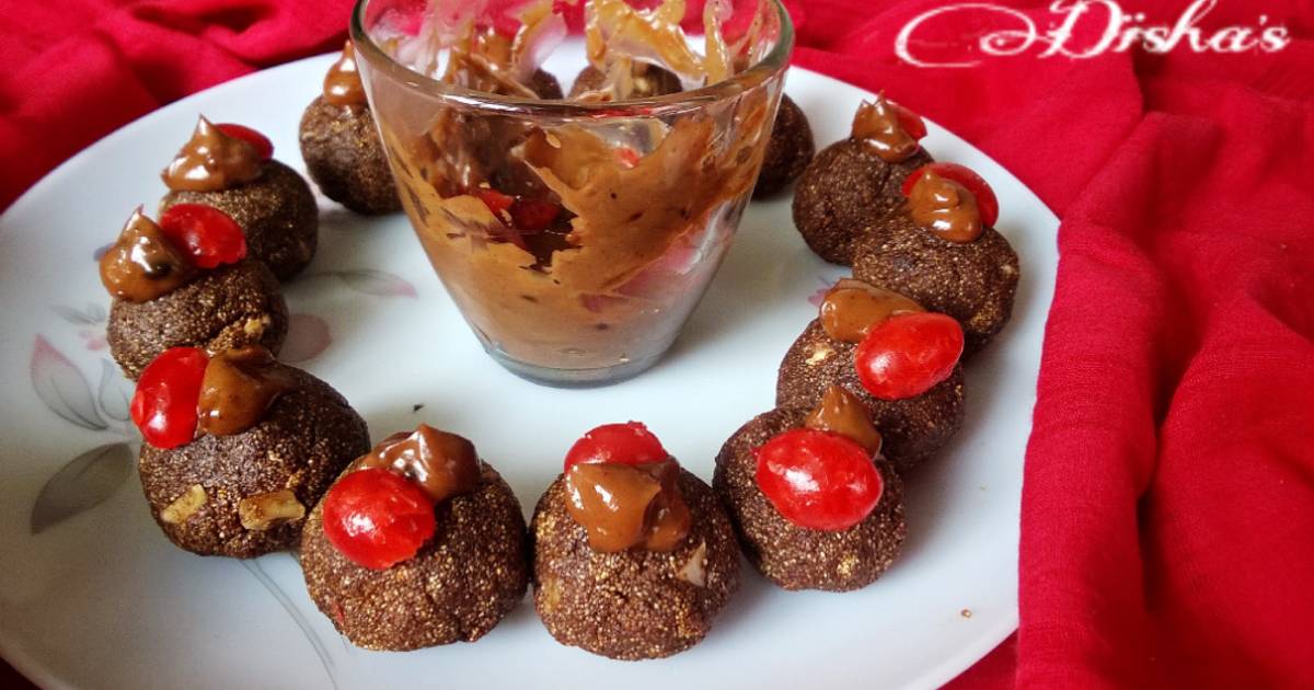 Choco Halwa Balls with Chocolate Sauce Recipe by Disha D'Souza - Cookpad