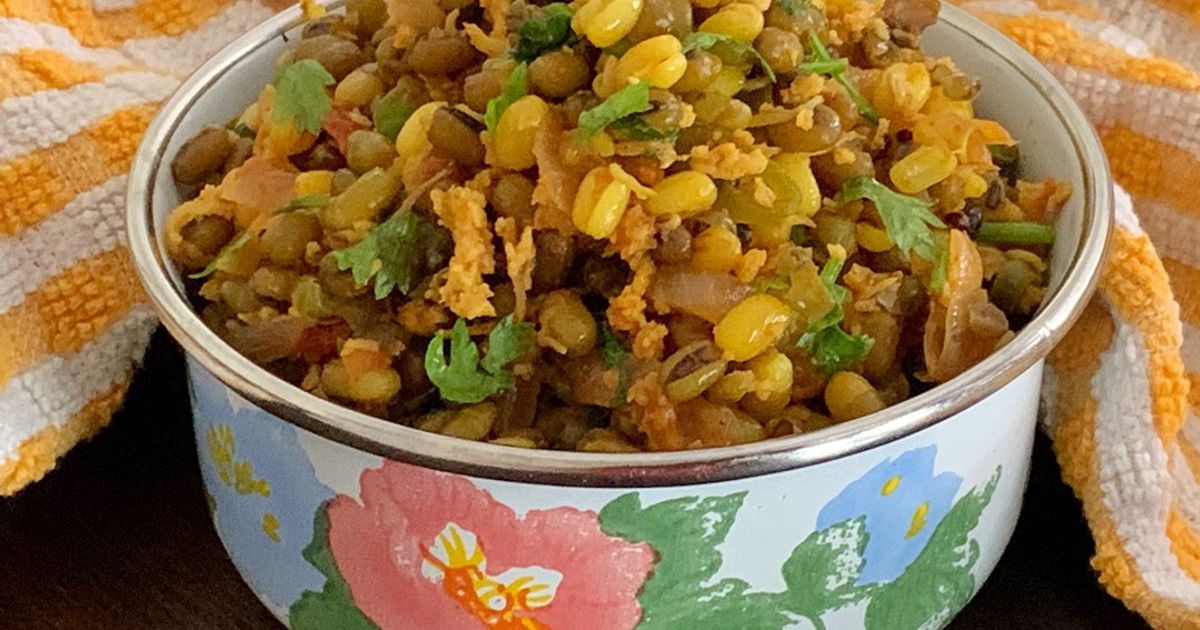 Green Moong Sprouts Sabji Recipe by Anjali Suresh - Cookpad