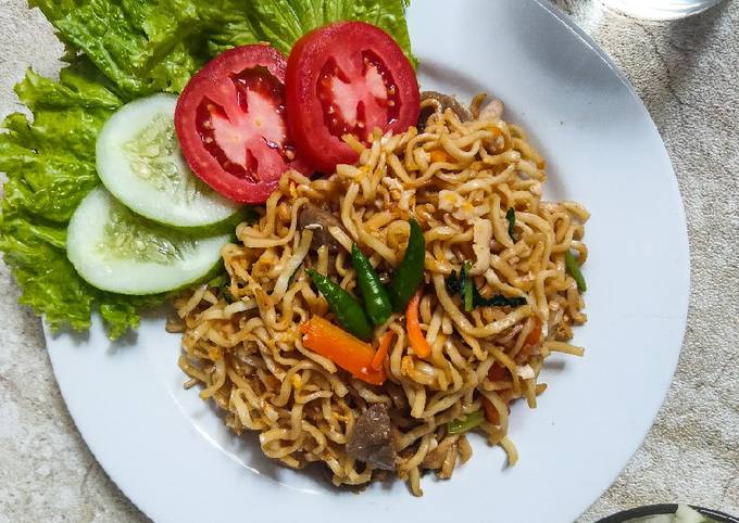 Resep Isi Piringku: Mie Goreng oleh Ummu Azzam 💐 - Cookpad