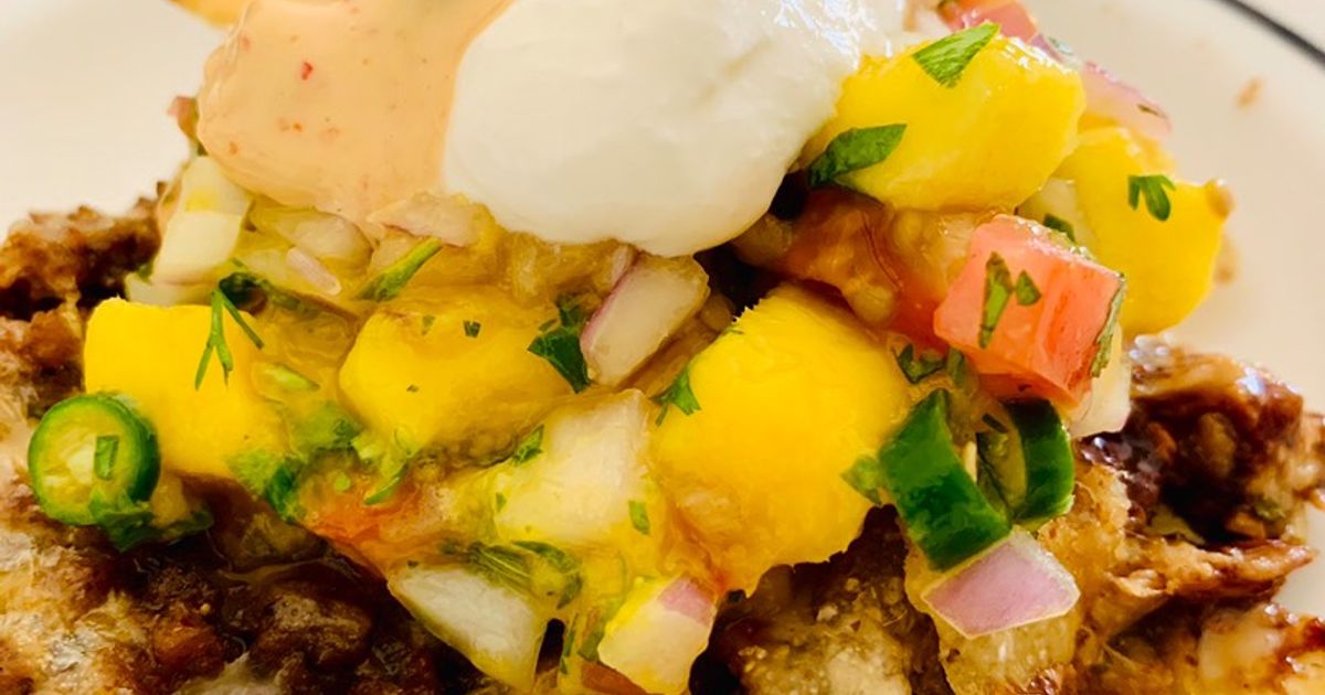 Loaded Nachos With Mango Salsa, Sour Cream And Cheese Sauce Recipe by ...