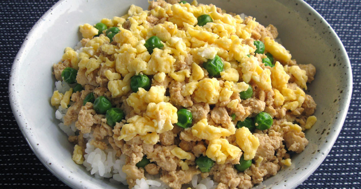 Tofu & Egg Soboro Don Recipe by Hiroko Liston - Cookpad