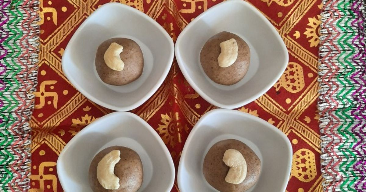 Ragi Mung Dal Ladoo Recipe by Kavita Arekar - Cookpad