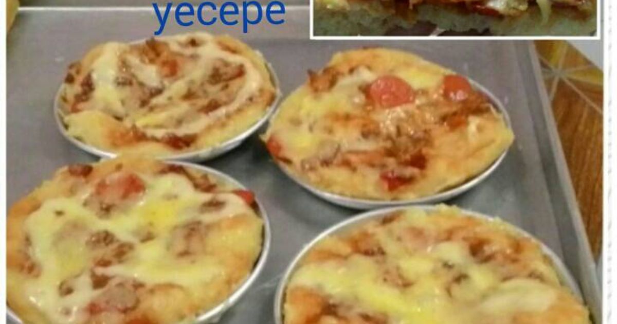 Resep Pizza Enak Empuk Buat Snack Time Sore By Yecepe oleh yecepe - Cookpad