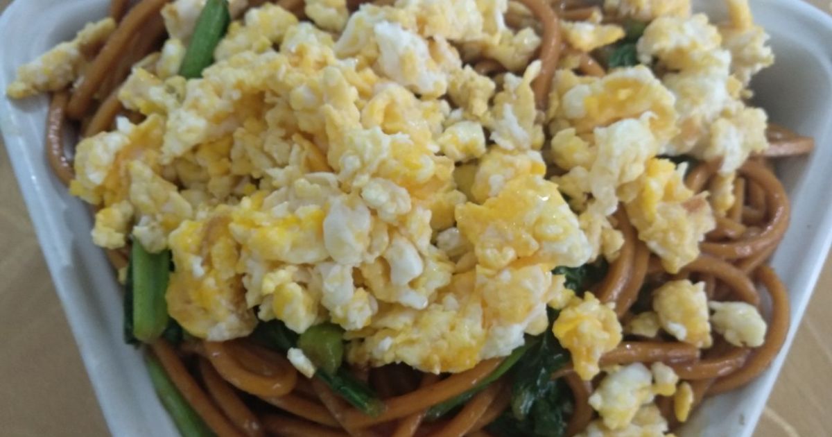 Resep 32. Mi Goreng Telor Praktis oleh Femmy - Cookpad