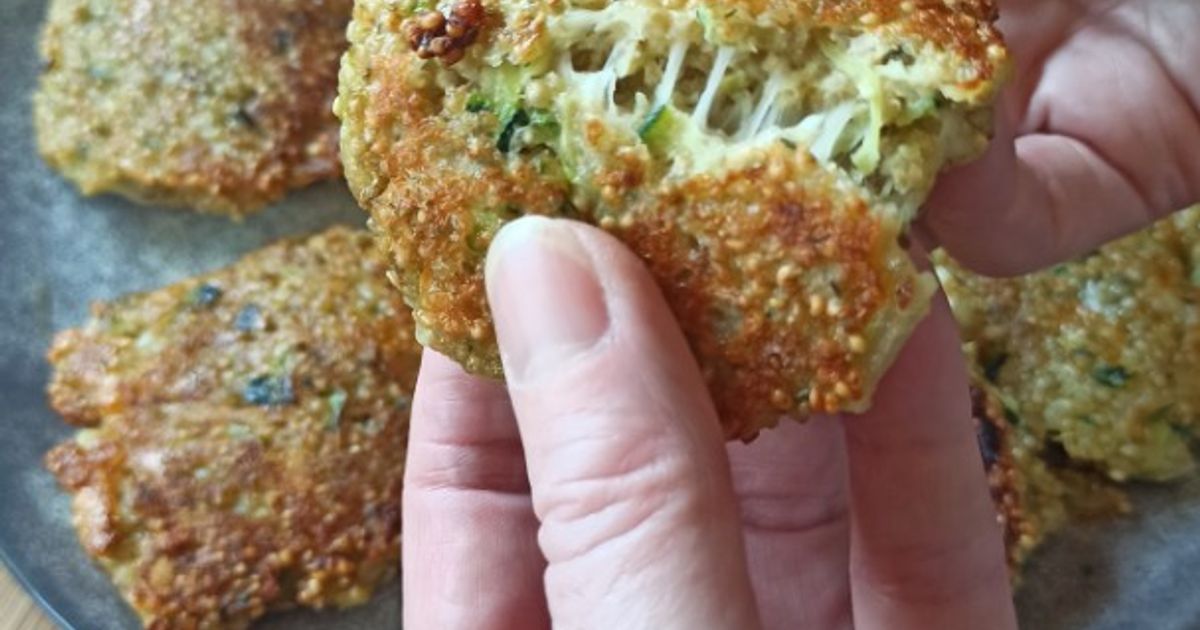 Galettes De Quinoa, Courgettes Et Parmesan de @chris and co food - Cookpad