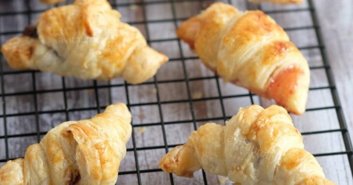 Resep (3 bahan) Pisang Coklat Mini Croissant oleh Avita Unaiya - Cookpad