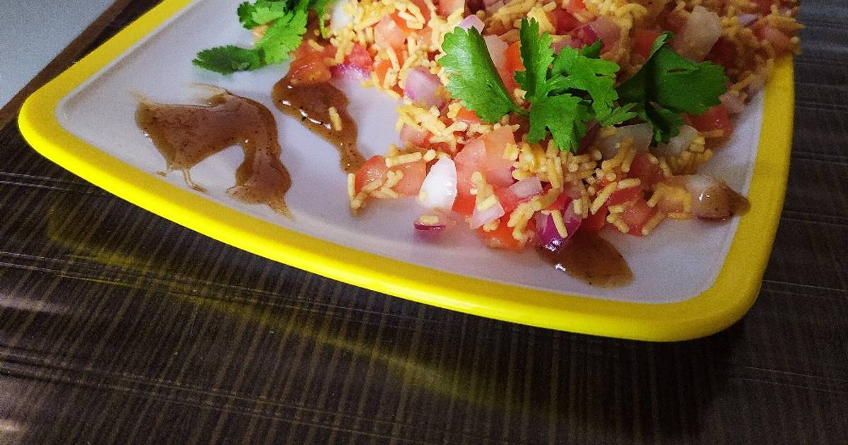 भुजिया चाट (gujiya chaat recipe in Hindi) रेसिपी बनाने की विधि in Hindi ...