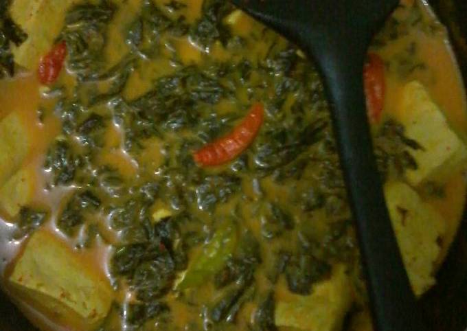 Resep Gulai Dau.n Singkong & Tahu oleh Wuri Nurdiana Waringin - Cookpad