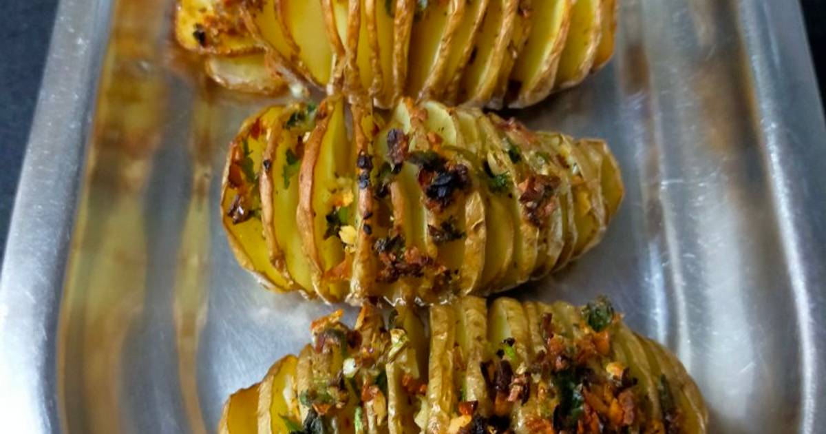 Hasselback Potatoes Recipe by Darshana Patel - Cookpad
